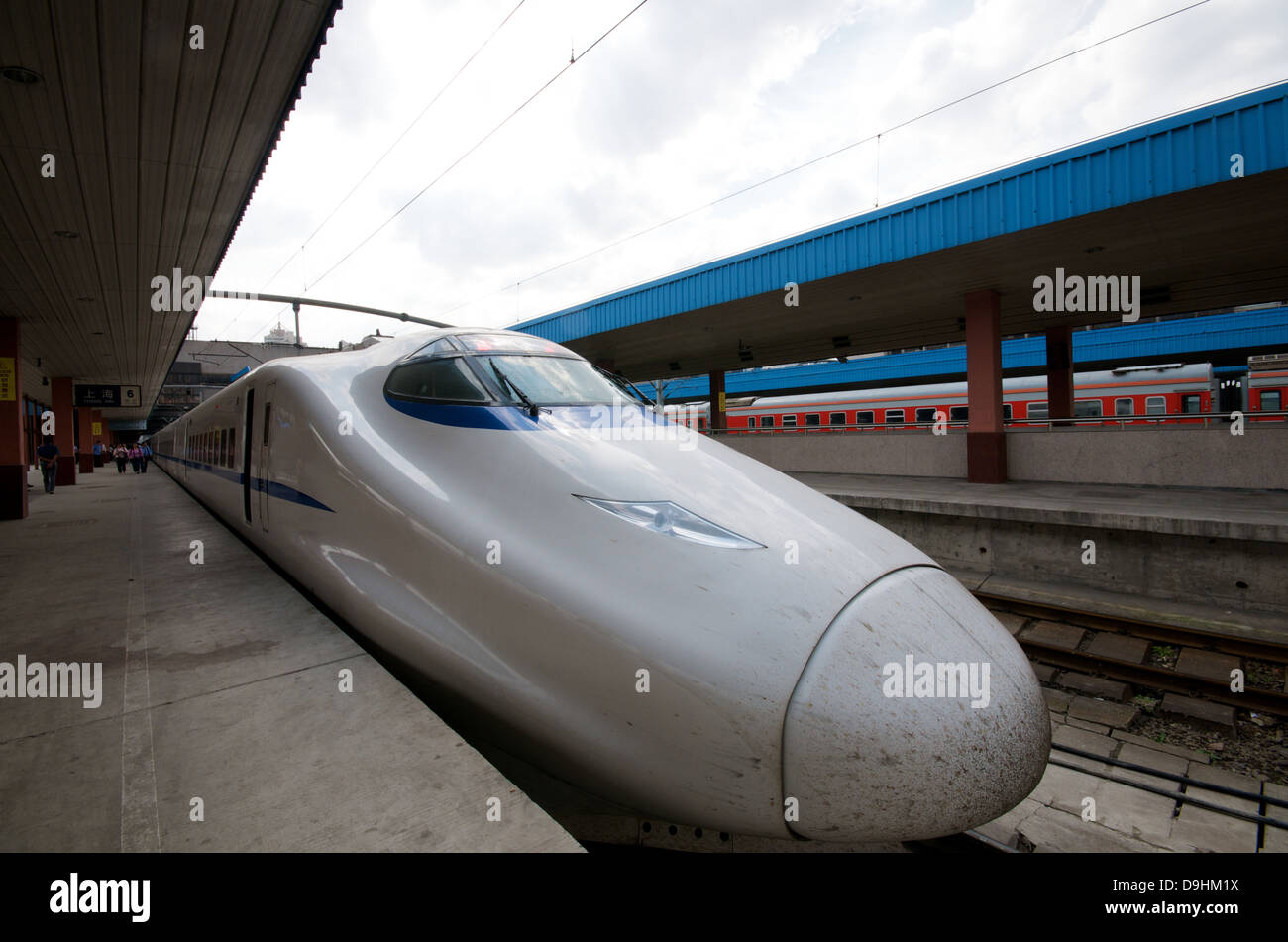 Bullet train hi-res stock photography and images - Alamy