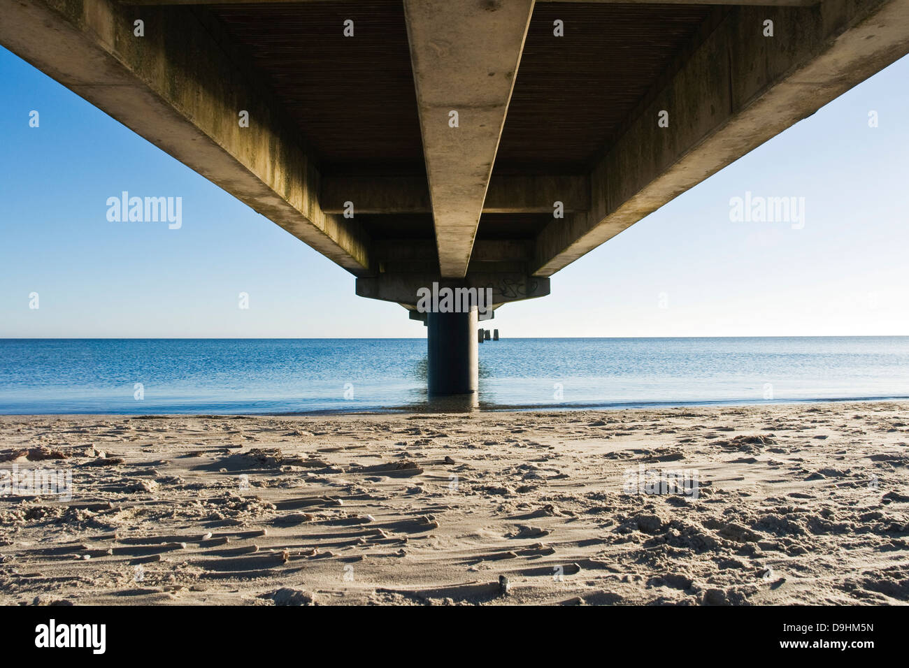 Foundation of a sea bridge Stock Photo - Alamy