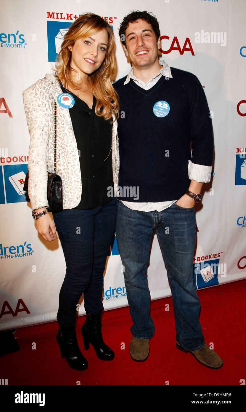 Jason Biggs and wife Jenny Mollen at the 2nd Annual Milk and Bookies ...