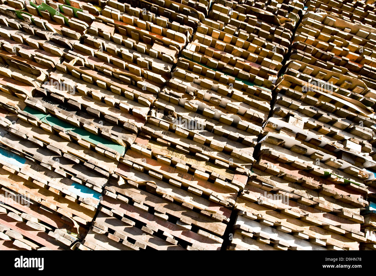 Transportation palettes hi-res stock photography and images - Alamy