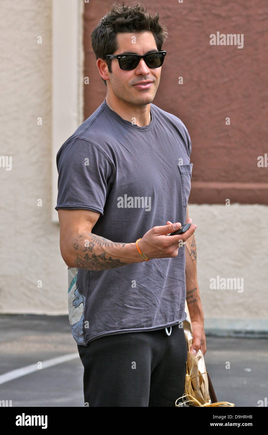 Mike Catherwood arrives at a dance studio to rehearse for "Dancing With ...