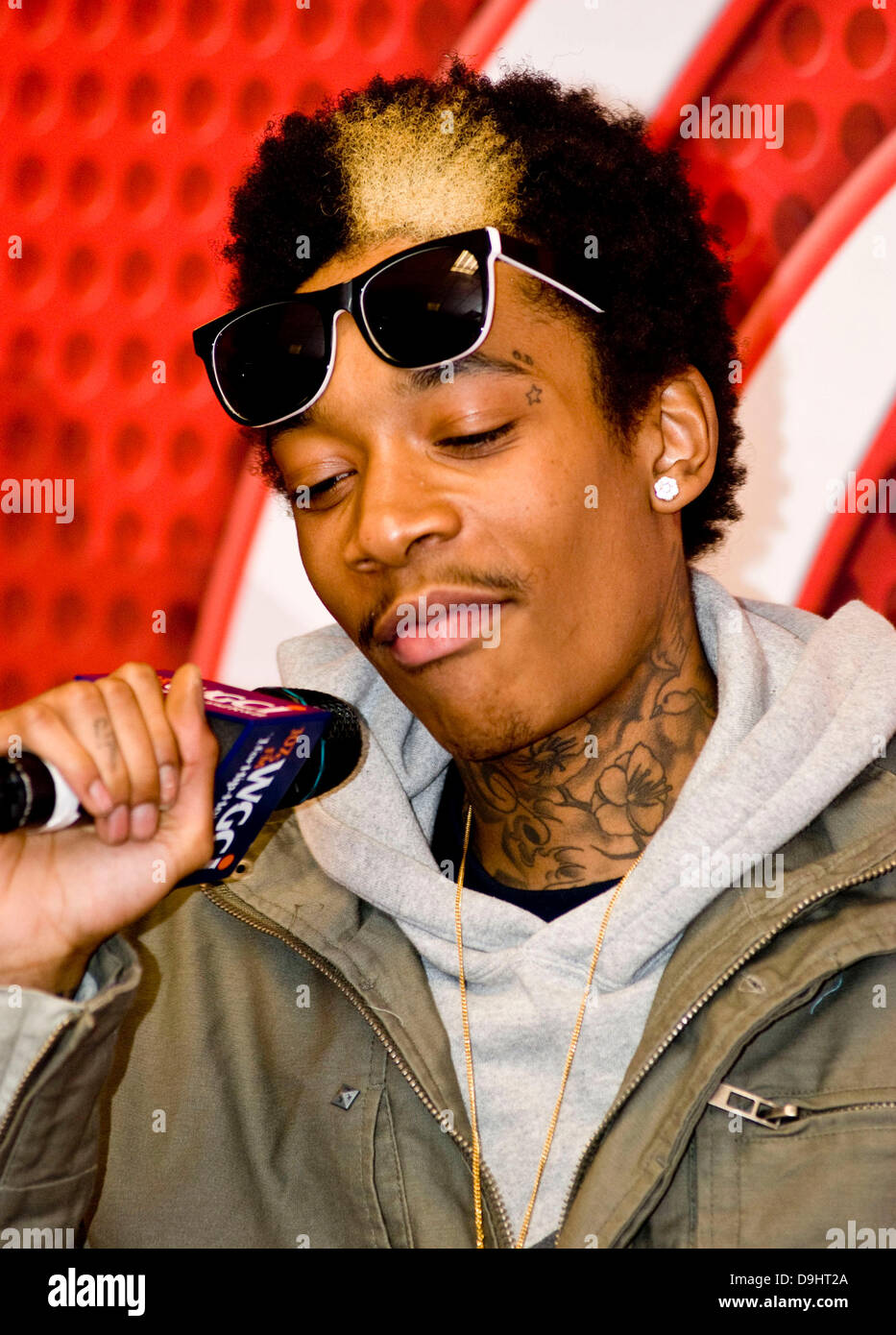 Rapper Wiz Khalifa promoting his latest release 'Rolling Papers' at ...