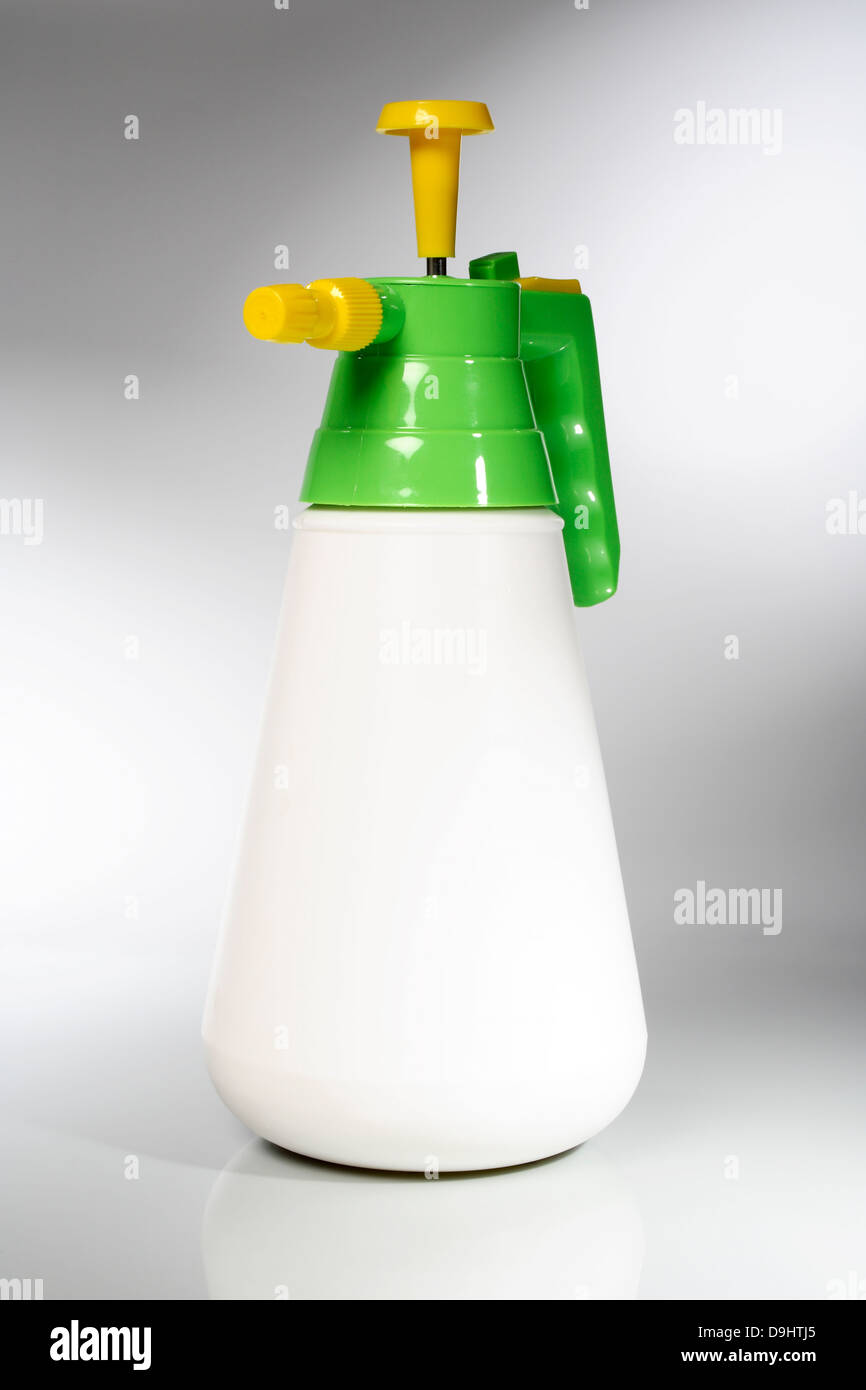 Nozzle bottles hi-res stock photography and images - Alamy