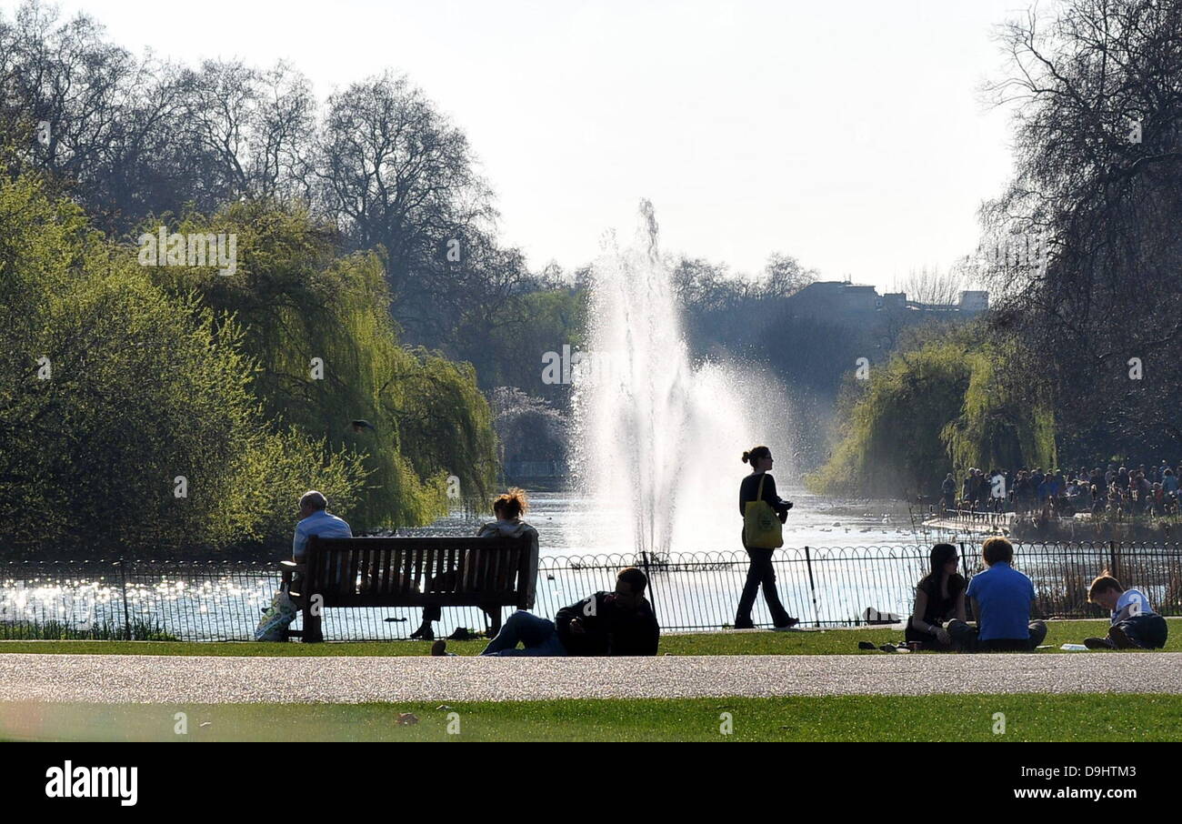 Park scenes Spring sunshine in London London, England - 23.03.11 Stock ...