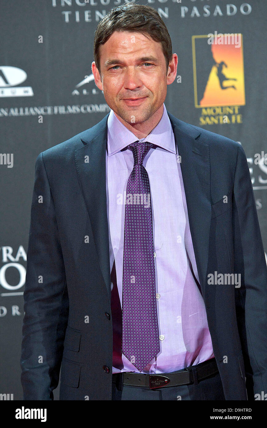 Dougray Scott at the spanish premiere of 'There Be Dragons' at Capitol ...