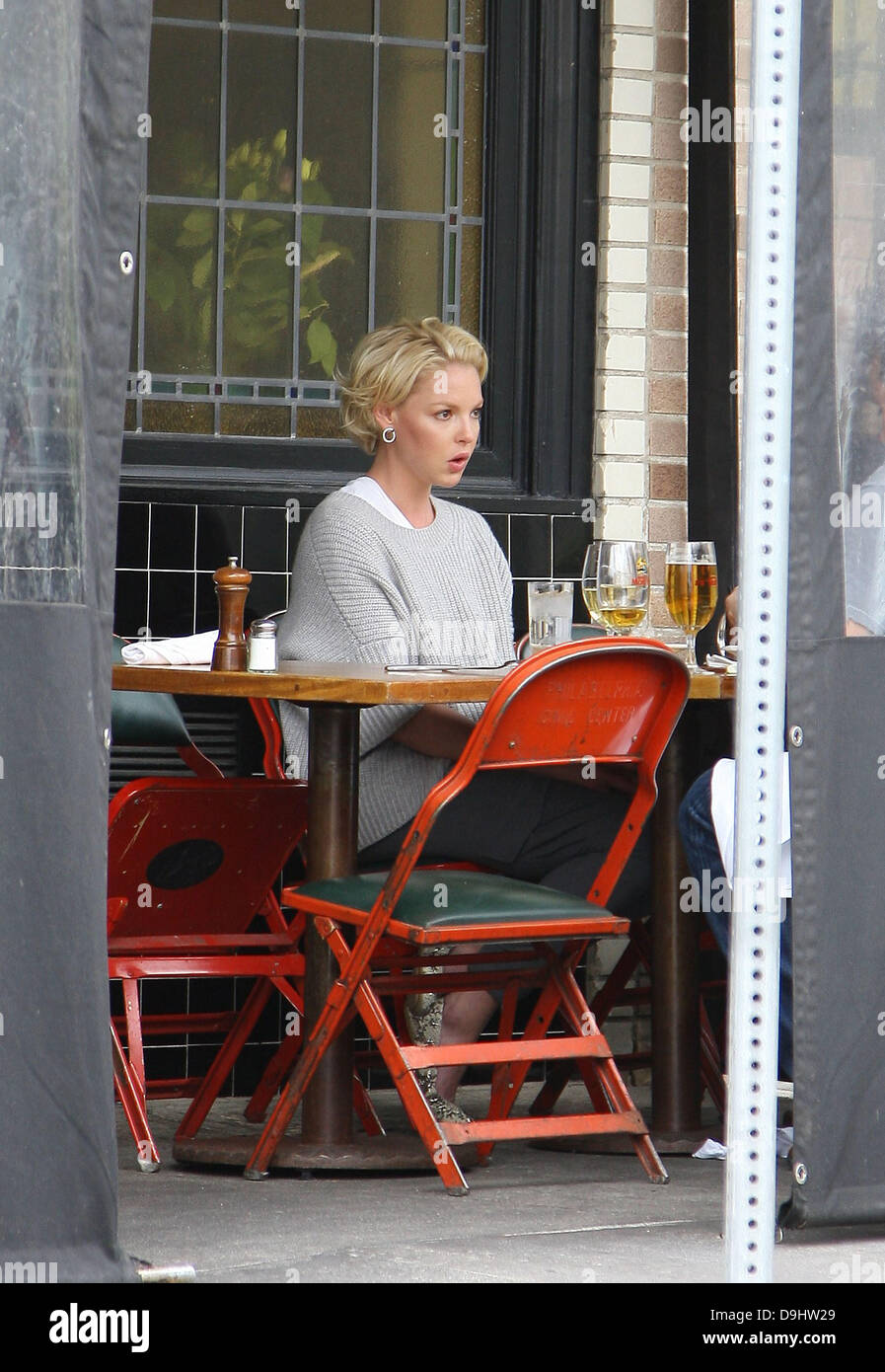 Katherine Heigl having lunch with wine in Hollywood. Los Angeles ...
