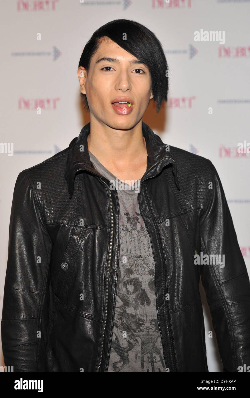 Nat Weller Debut hosted by Henry Holland in aid of Cancer Research UK ...