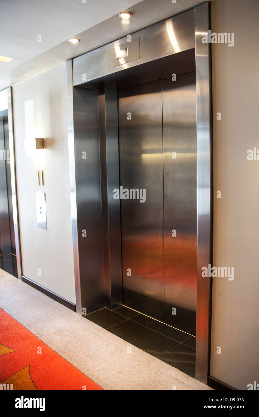 Elevator in the office Stock Photo - Alamy