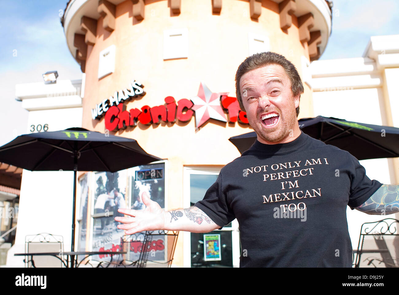 Jason Acuna aka Wee Man at his franchise branch of Cronic Tacos in ...