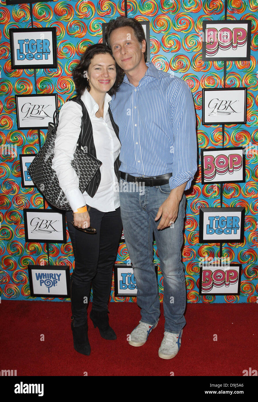 Steven Weber 2011 GBK Kids' Choice Awards Gifting Lounge held at THE ...