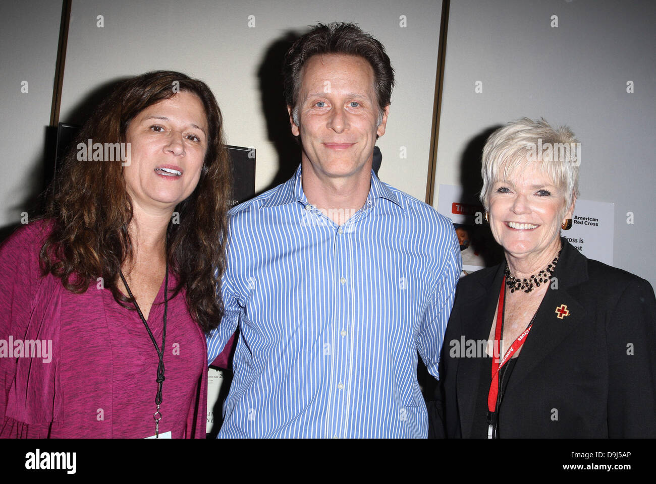 Steven Weber with American Red Cross Staff 2011 GBK Kids' Choice Awards ...