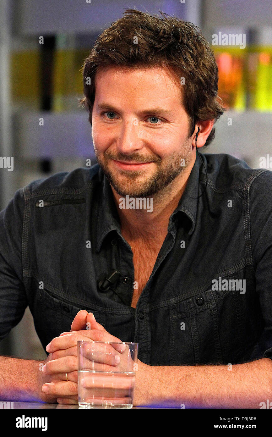 Bradley Cooper And Guest High Resolution Stock Photography and Images ...