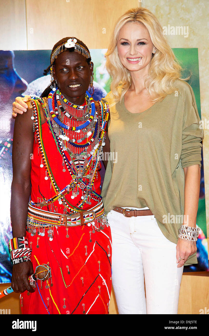 Slovakian model Adriana Karembeu and William Kikanae, chief of the ...