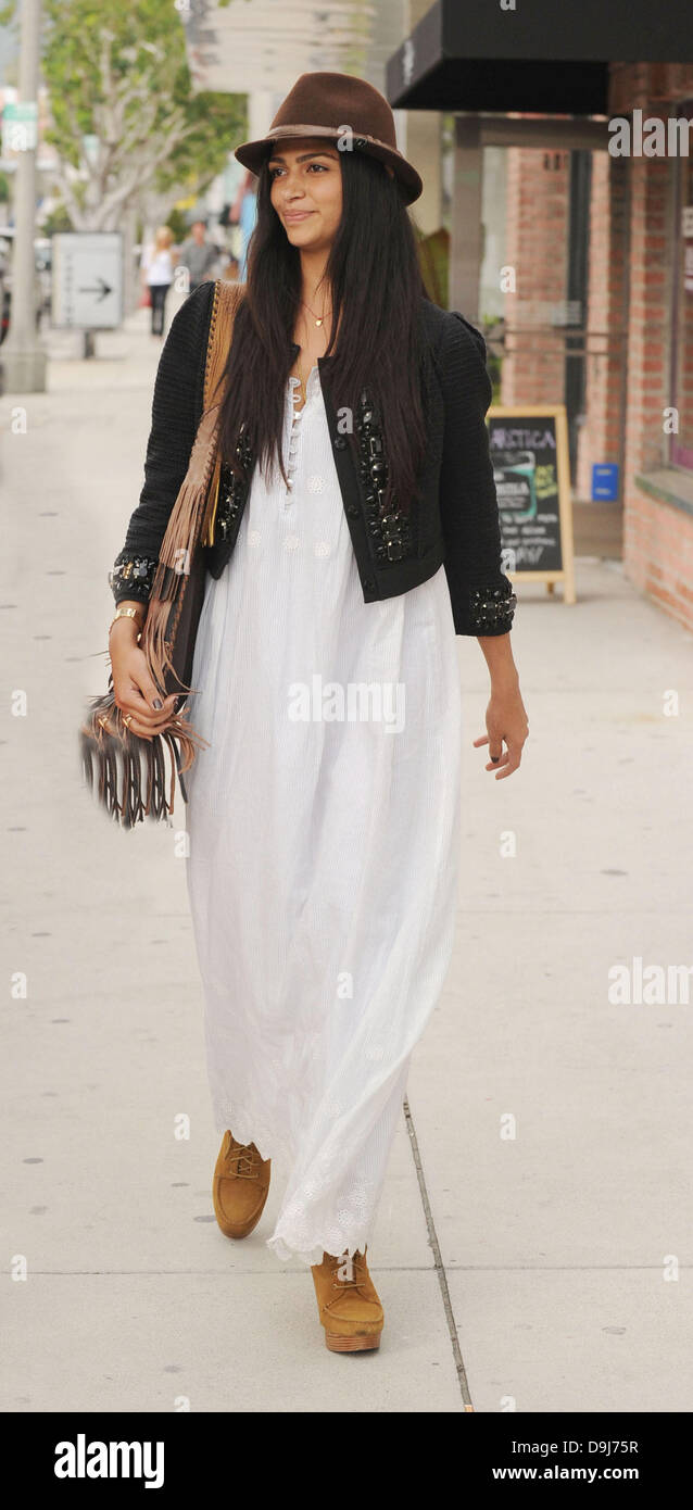 Camila alves shopping hi-res stock photography and images - Alamy
