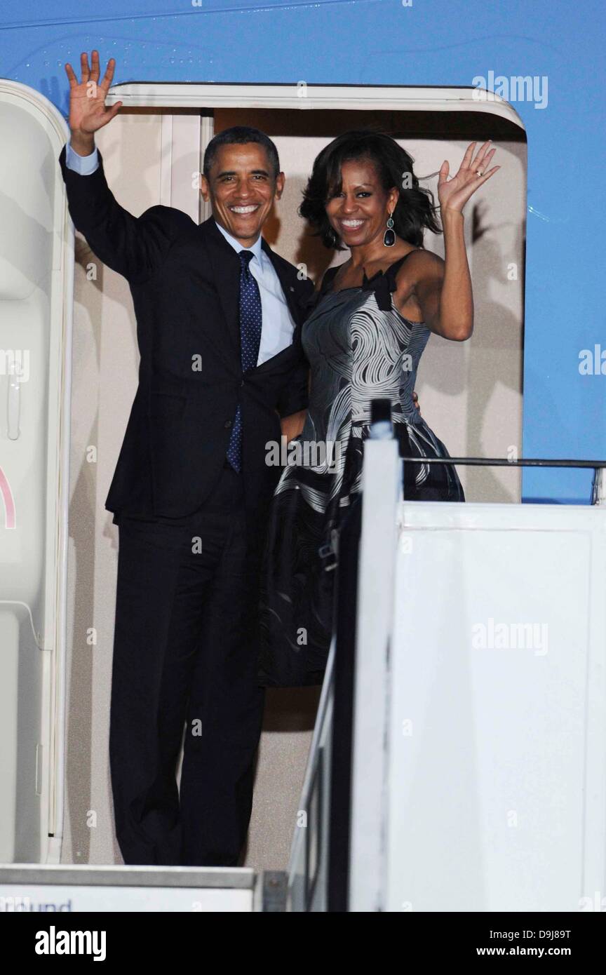 Barack Obama and wife Michelle Departure of Barack Hussein Obama ...