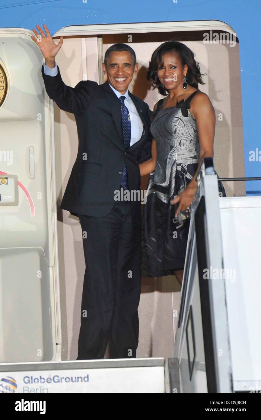 Barack Obama and wife Michelle Departure of Barack Hussein Obama ...