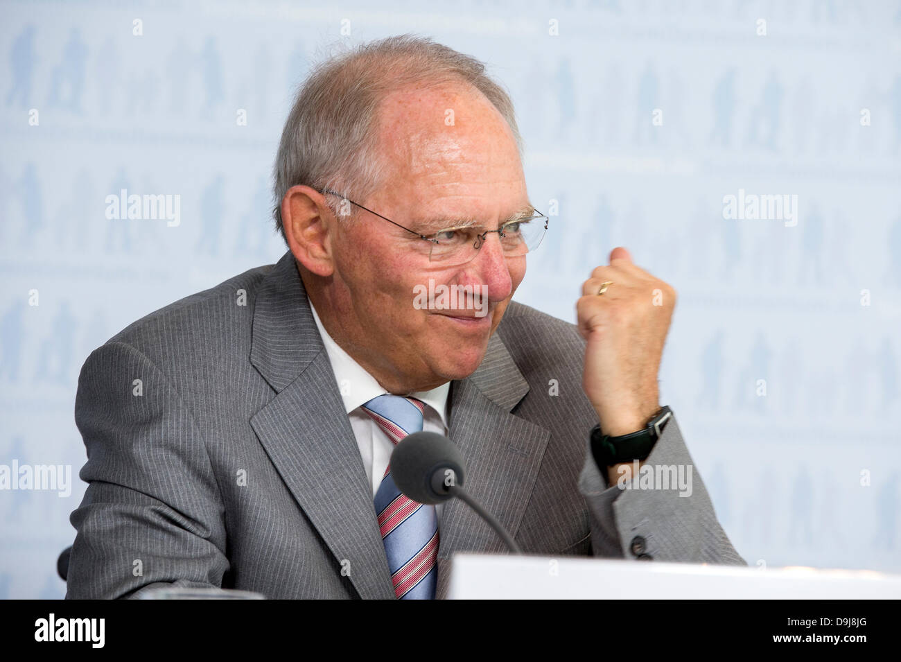 Evaluation conclusions hi-res stock photography and images - Alamy