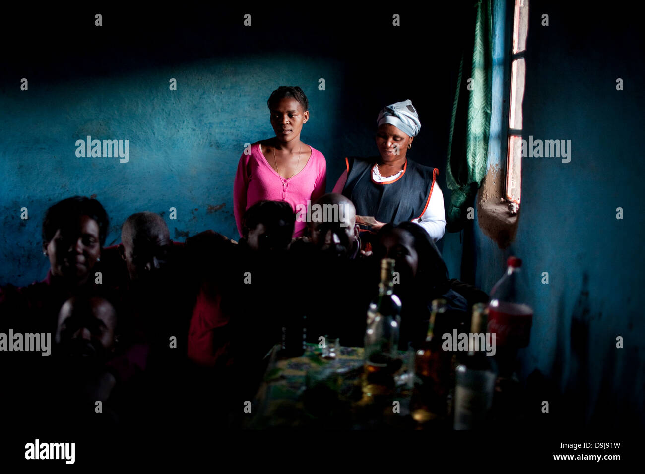 Congregate hi-res stock photography and images - Alamy