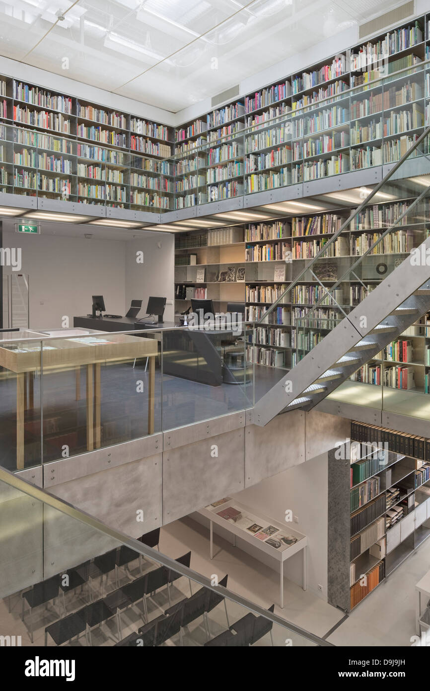 Van Abbemuseum, Eindhoven, Netherlands. Architect: Abel Cahen, 2003 Stock Photo - Alamy