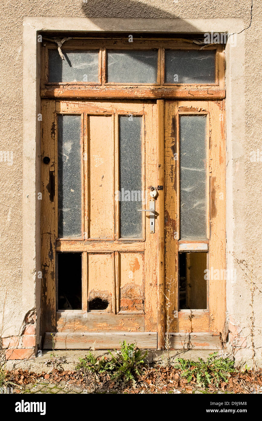 Old front door Old doorstep Stock Photo - Alamy