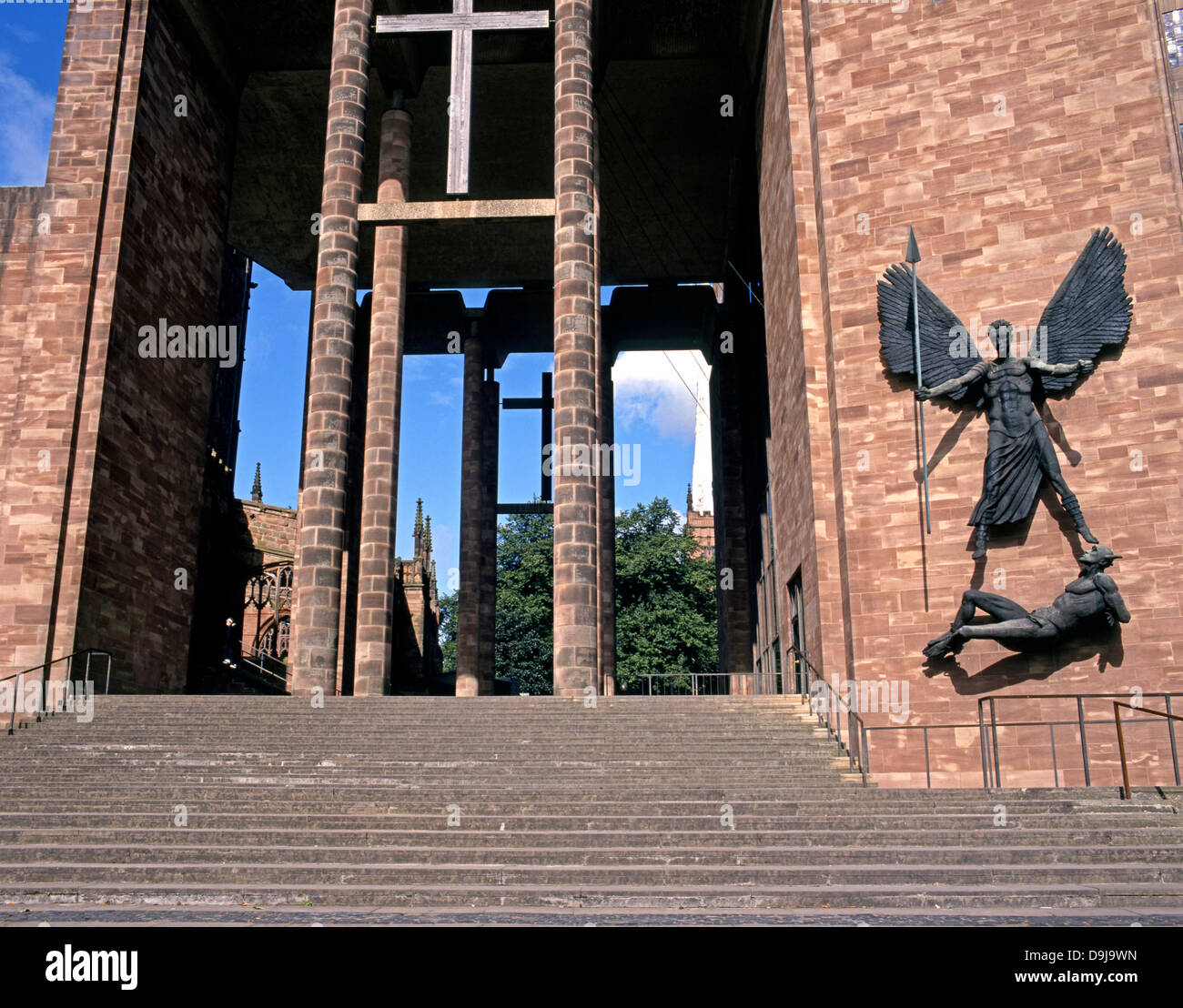 Coventry cathedral statues hi-res stock photography and images - Alamy