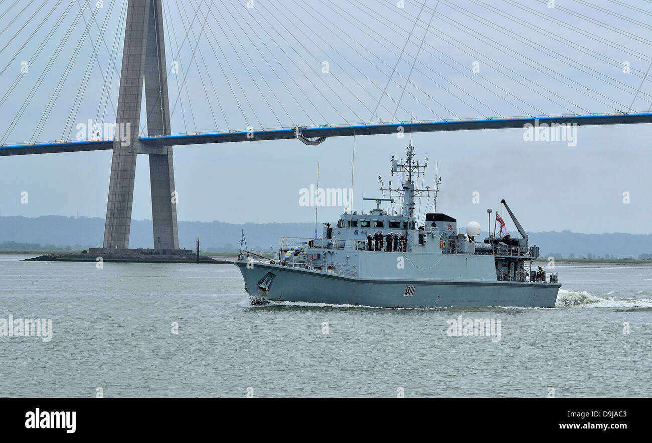British royal navy 2000 hi-res stock photography and images - Alamy