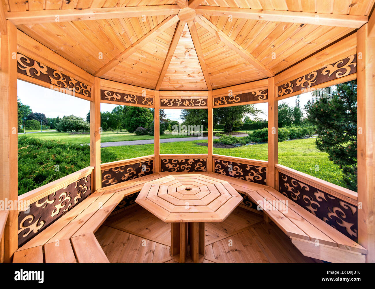 Wooden pavilion table hi-res stock photography and images - Alamy