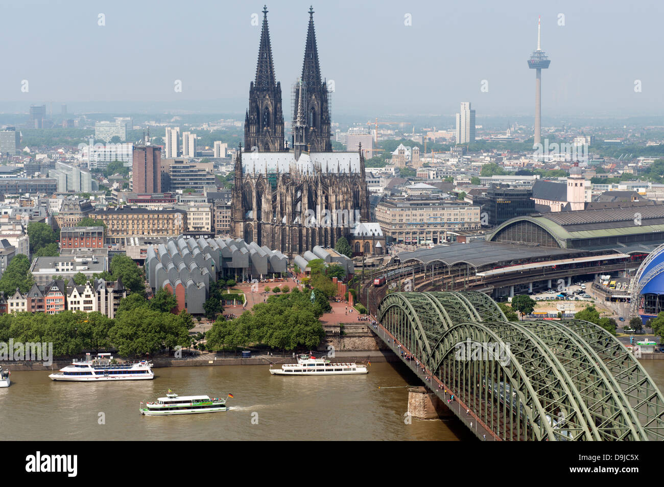 Cologne cityscape railway hi-res stock photography and images - Alamy