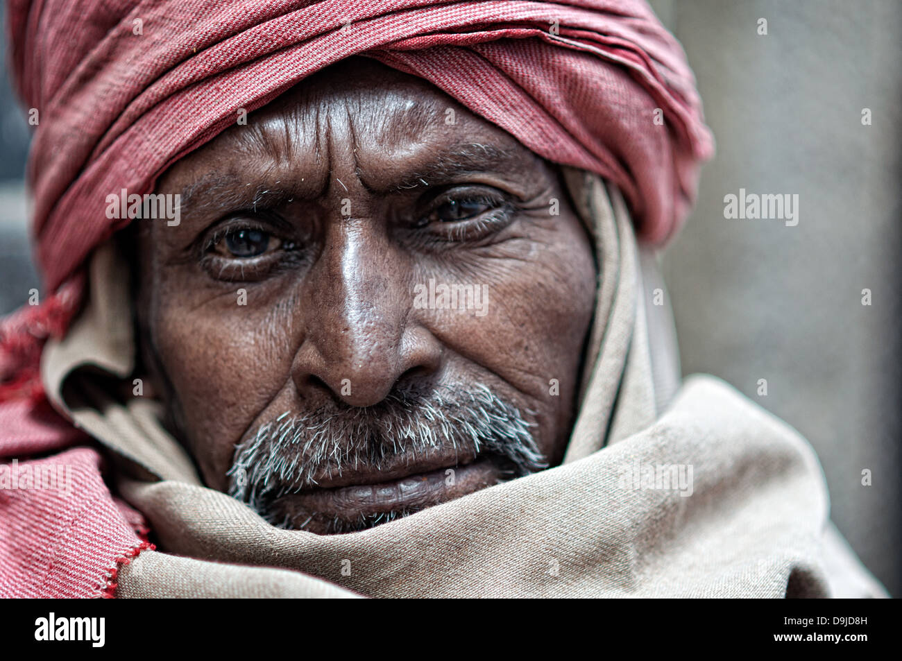 Indian man wearing turban hi-res stock photography and images - Alamy