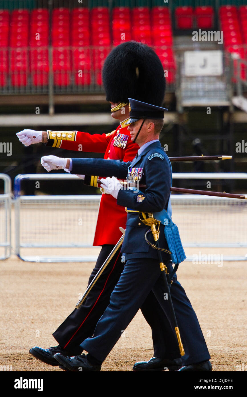 Parliament guard london hi-res stock photography and images - Alamy