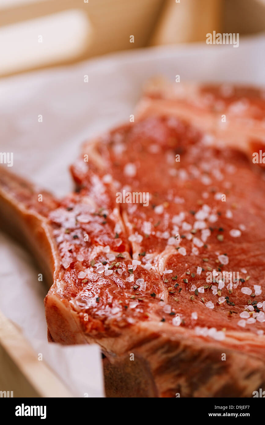 Bone in rib eye hi-res stock photography and images - Alamy