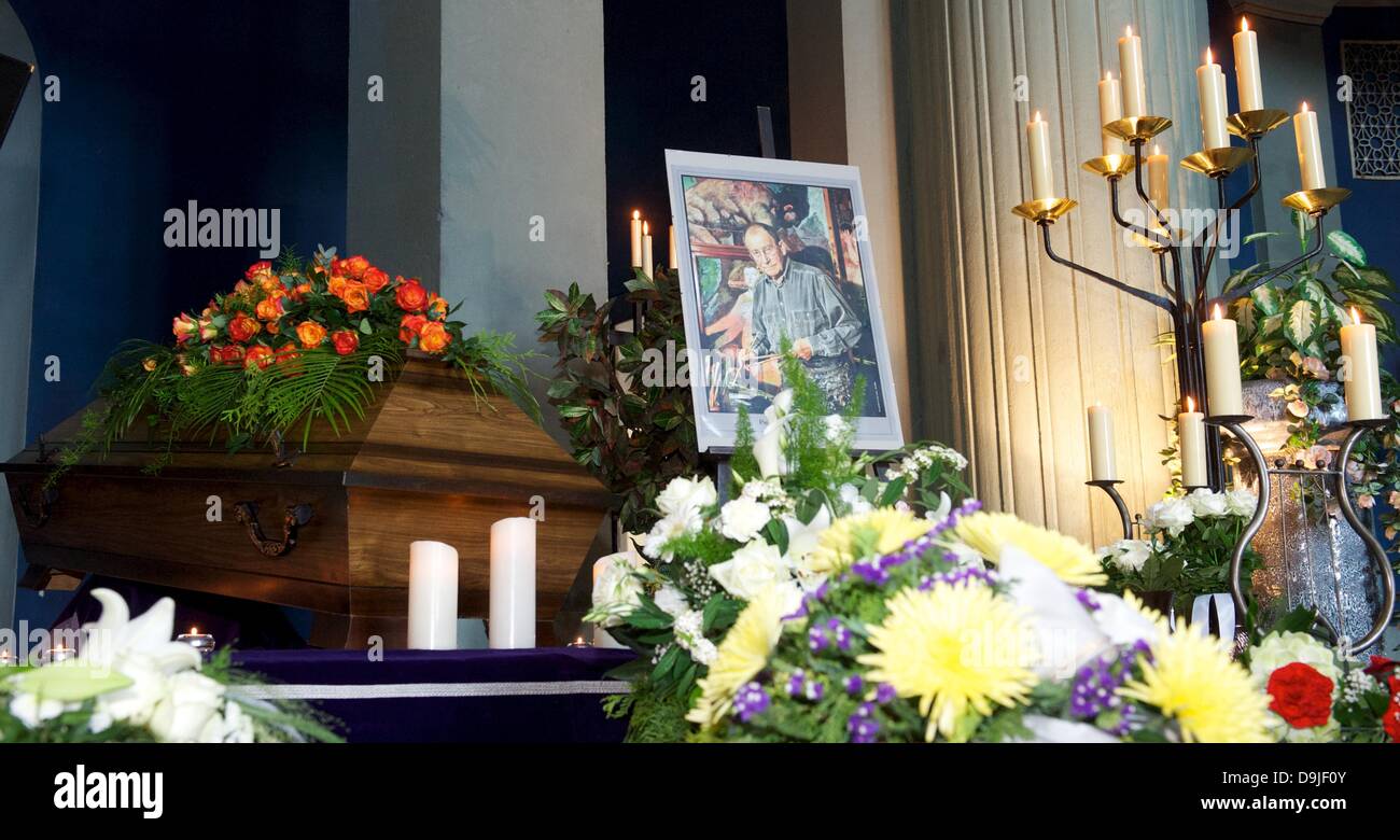The coffin of painter Willi Sitte (1921-2013) in Halle, Germany, 20 ...