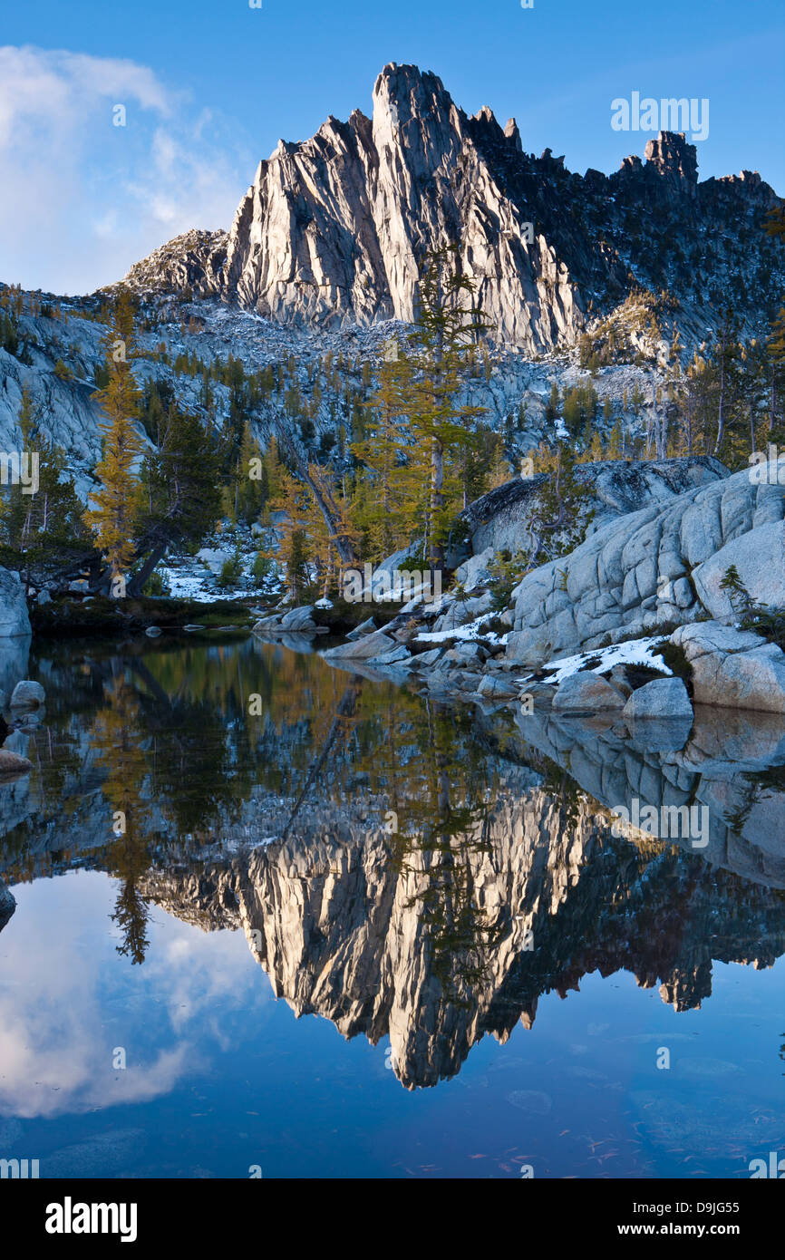 Prusik Peak reflected in a tarn near Leprechaun Lake, Enchantment Lakes ...