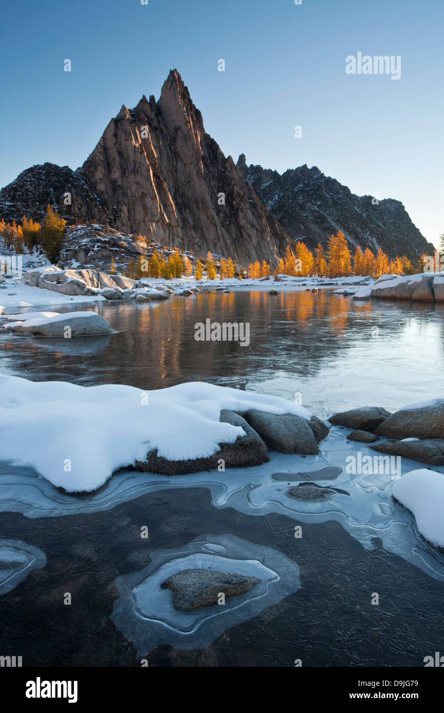 Prusik Peak above frozen Gnome Tarn after an early snow storm ...