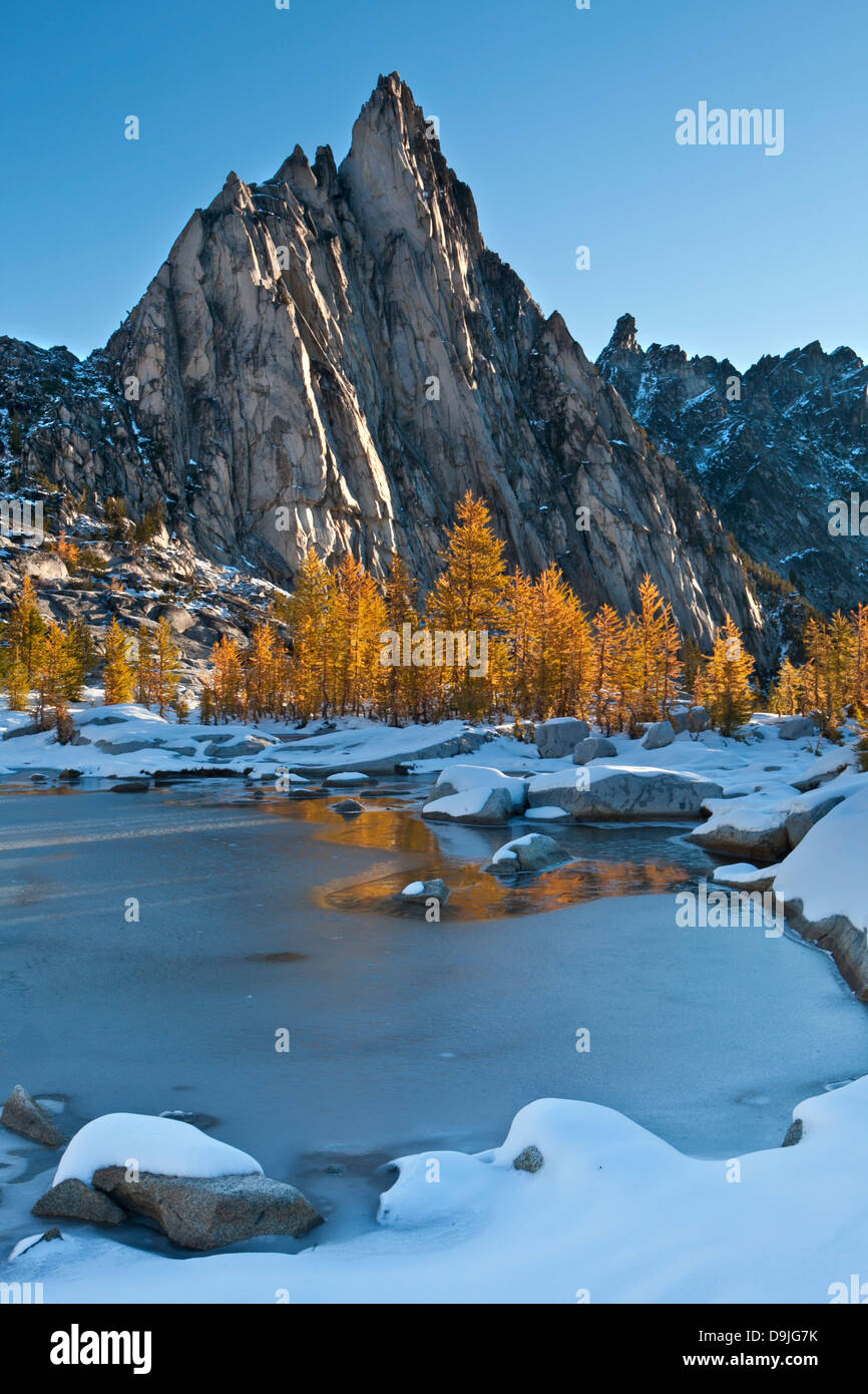 Prusik Peak above frozen Gnome Tarn after an early snow storm ...