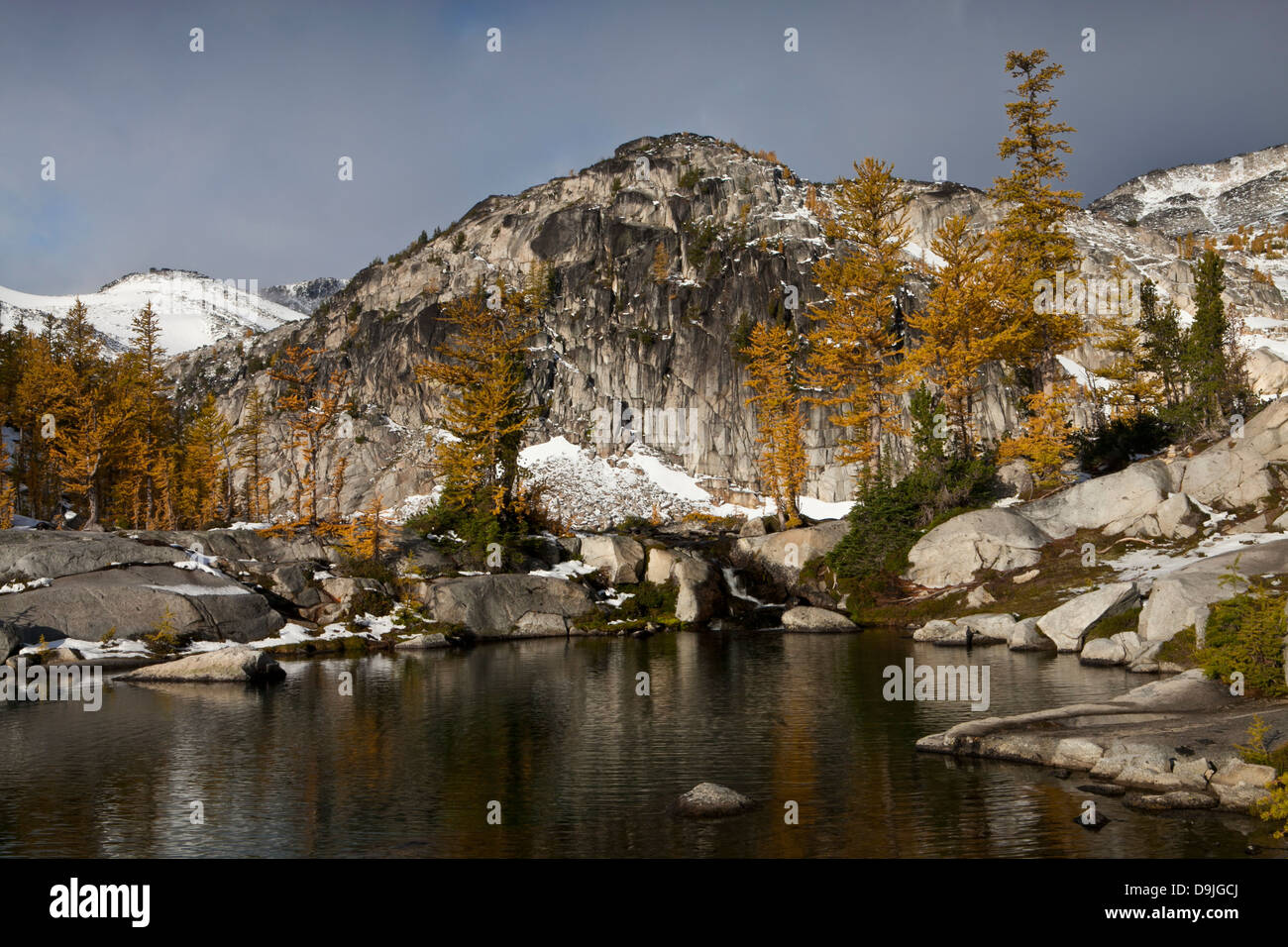 Enchantment Lakes in fall, Alpine Lakes Wilderness, Cascades ...