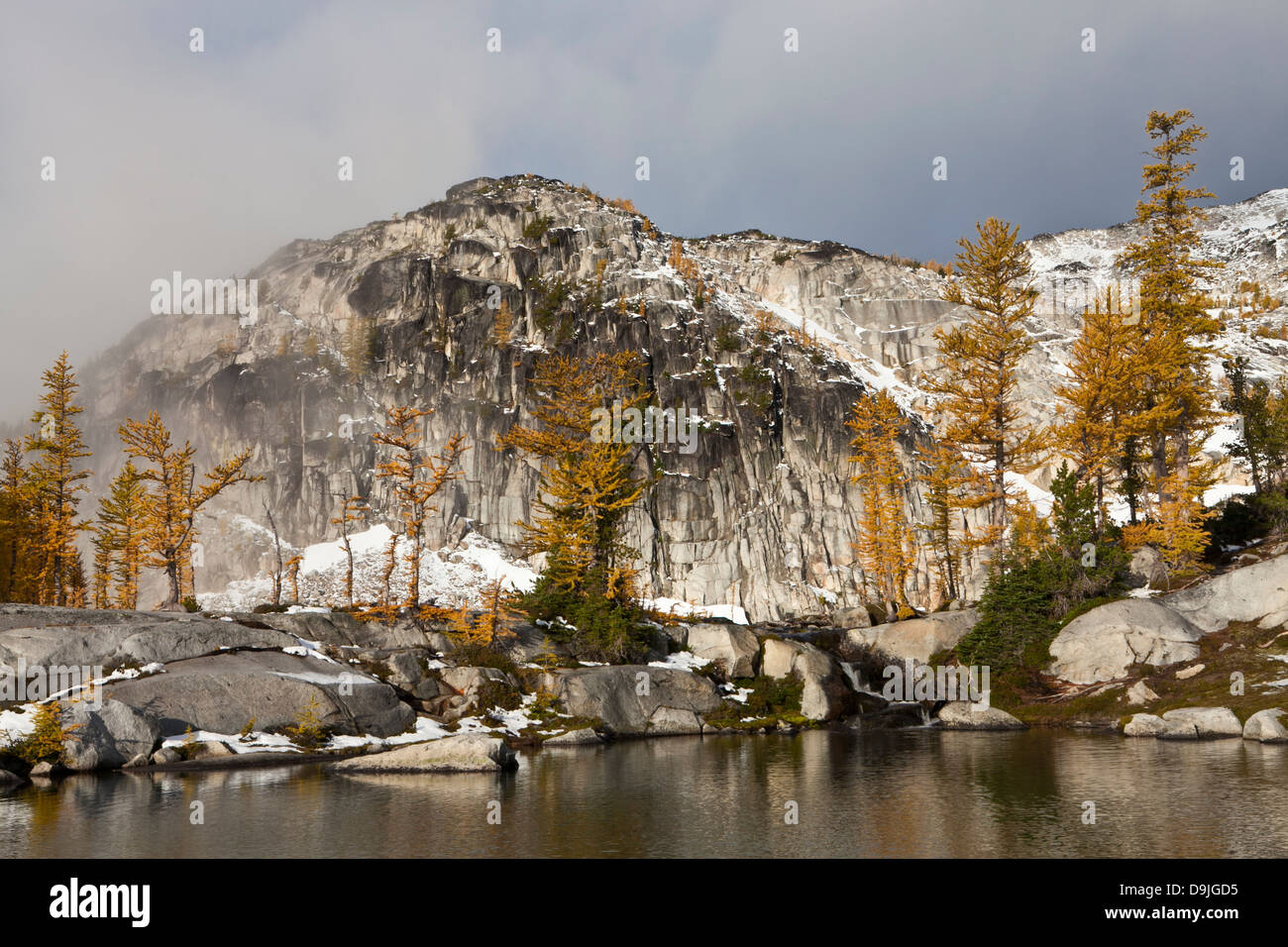 Enchantment Lakes in fall, Alpine Lakes Wilderness, Cascades ...