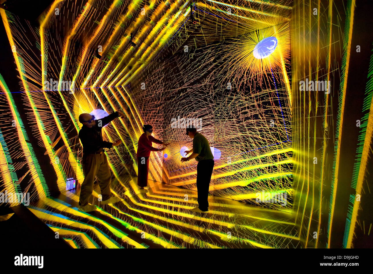 Cave automatic virtual environment hi-res stock photography and images ...