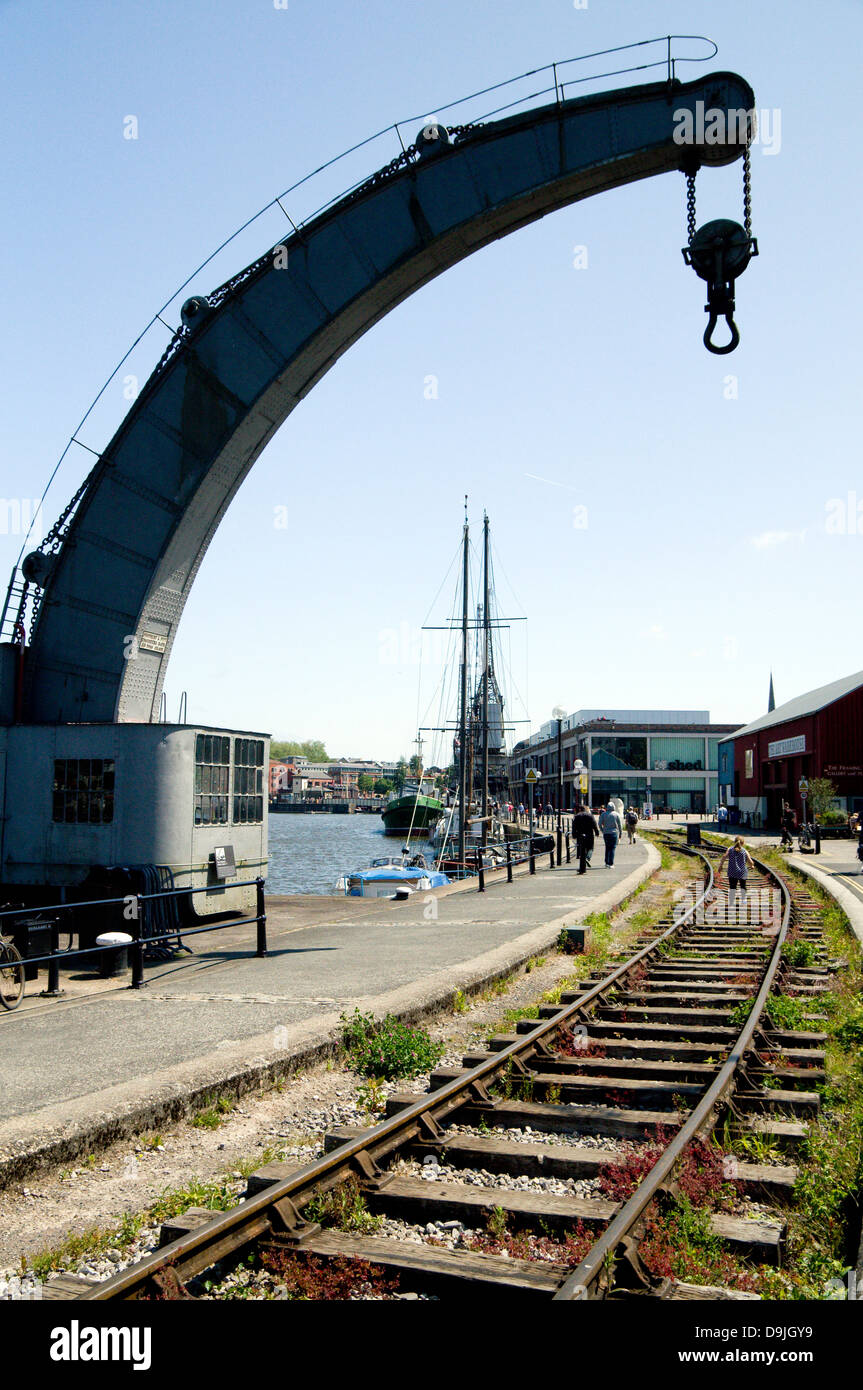 Industrial crane bristol hi-res stock photography and images - Alamy