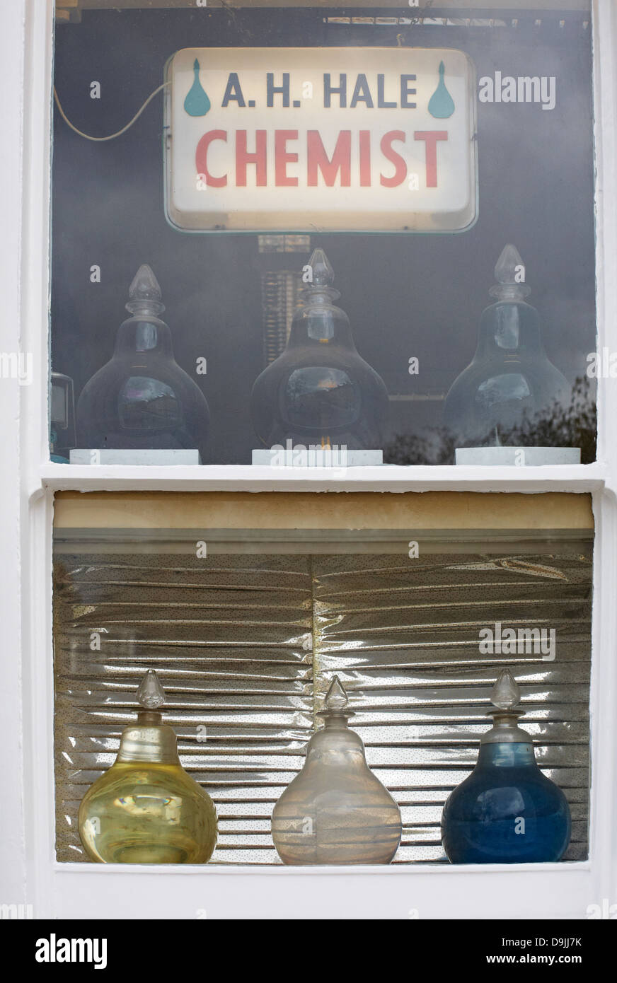 Old chemist bottles hi-res stock photography and images - Alamy