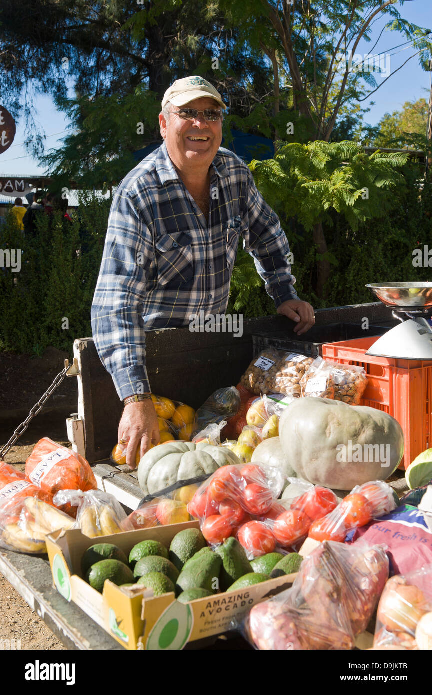 Farmer africa vegetables hi-res stock photography and images - Alamy