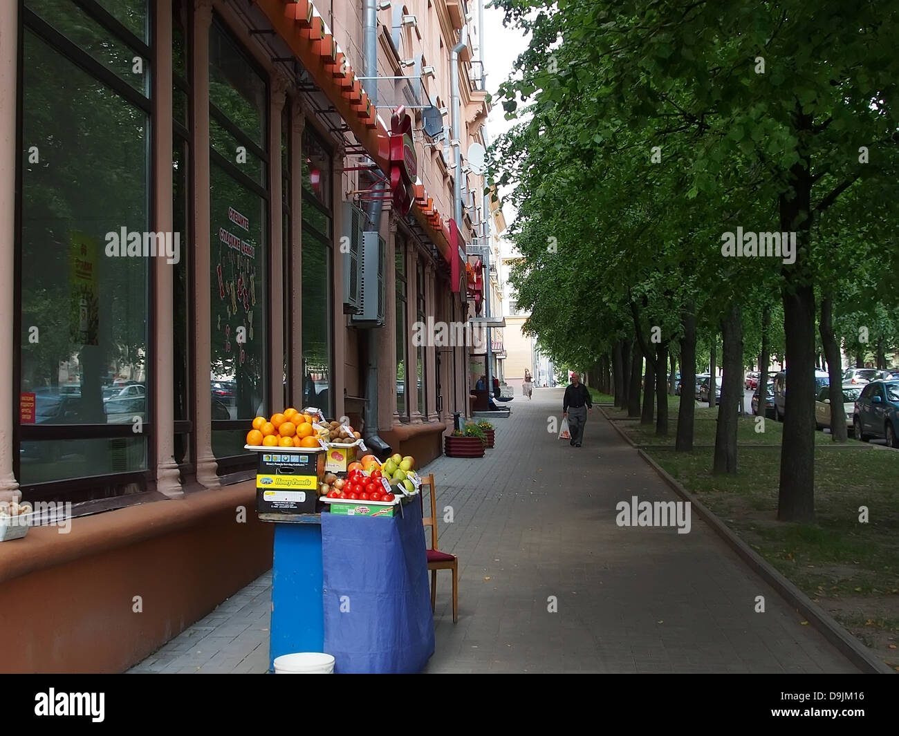 Cloud storefront hi-res stock photography and images - Alamy