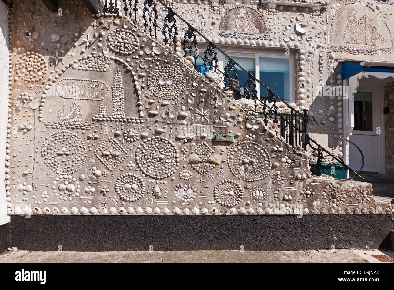Shell house polperro cornwall hi-res stock photography and images - Alamy