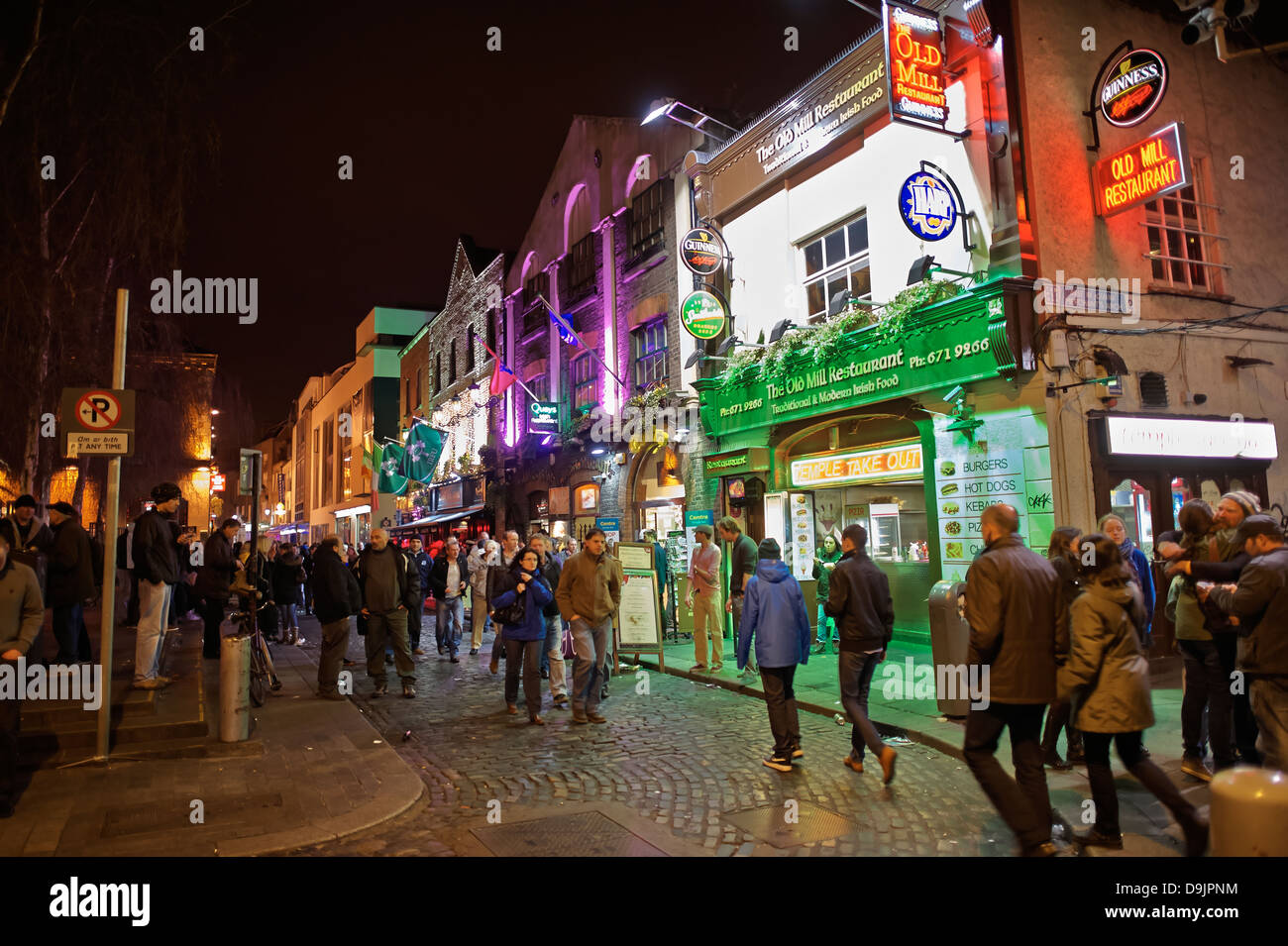Friday night in dublin hi-res stock photography and images - Alamy