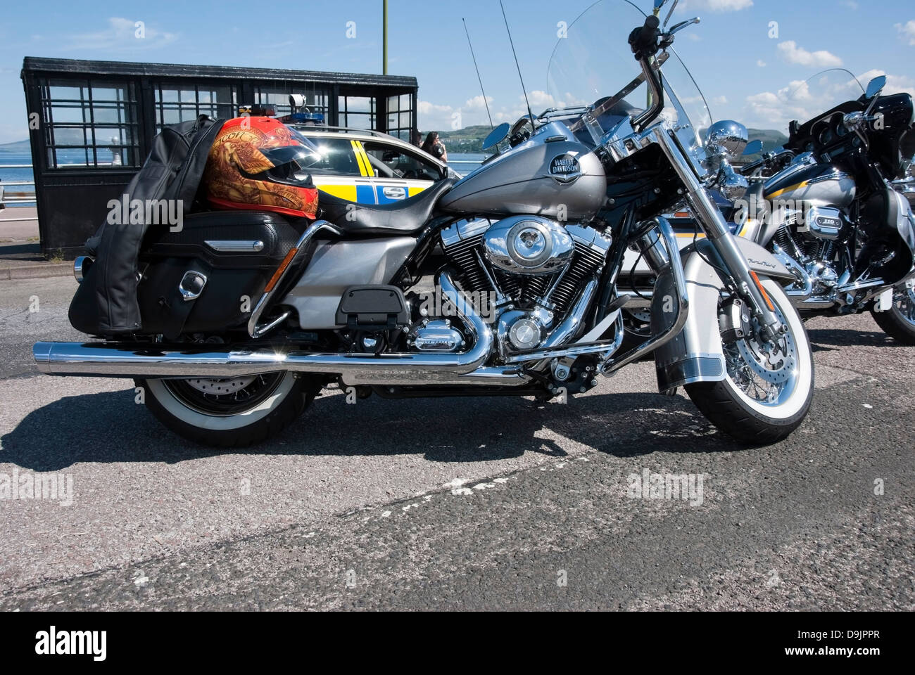 Silver & Chrome Harley Davidson Road King Motortcycle Stock Photo - Alamy