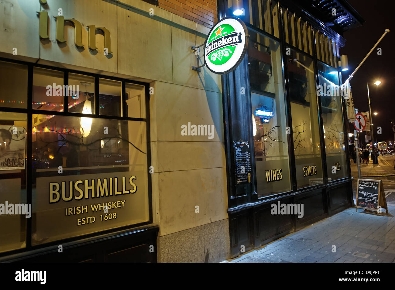 Irish pub exterior hi-res stock photography and images - Alamy