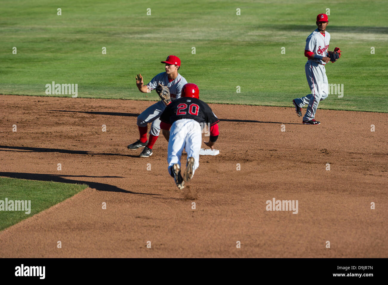 Stealing home baseball hi-res stock photography and images - Alamy