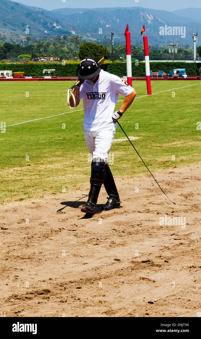 Dejected man hi-res stock photography and images - Alamy