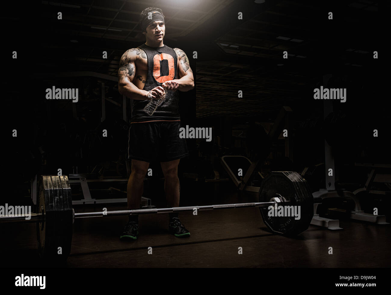 Bodybuilder holding water bottle hi-res stock photography and images ...
