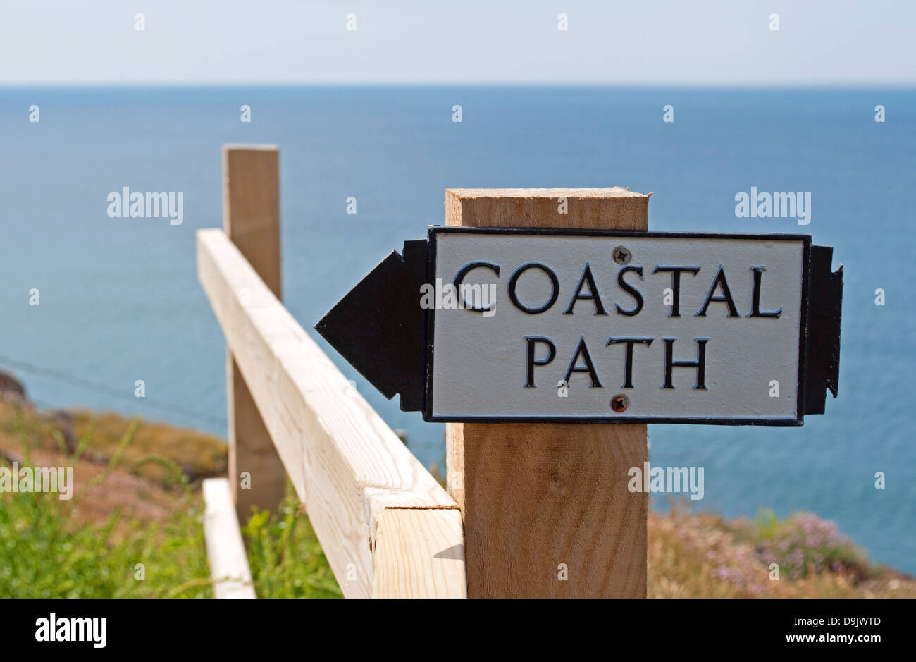 Coastal path sign hi-res stock photography and images - Alamy